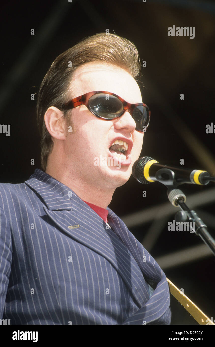 EDWYN COLLINS Scottish rock musician in 1995 Stock Photo - Alamy