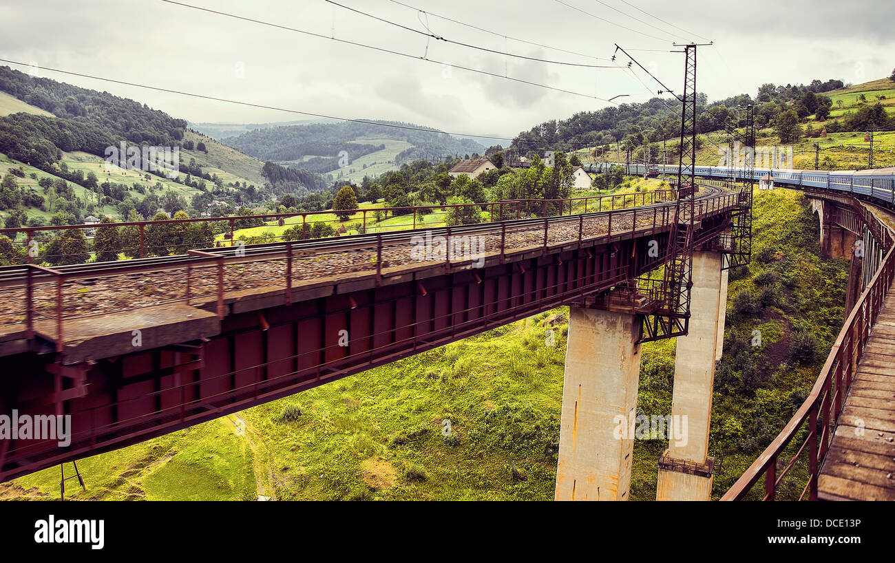 Stone railway bridge hi-res stock photography and images - Alamy