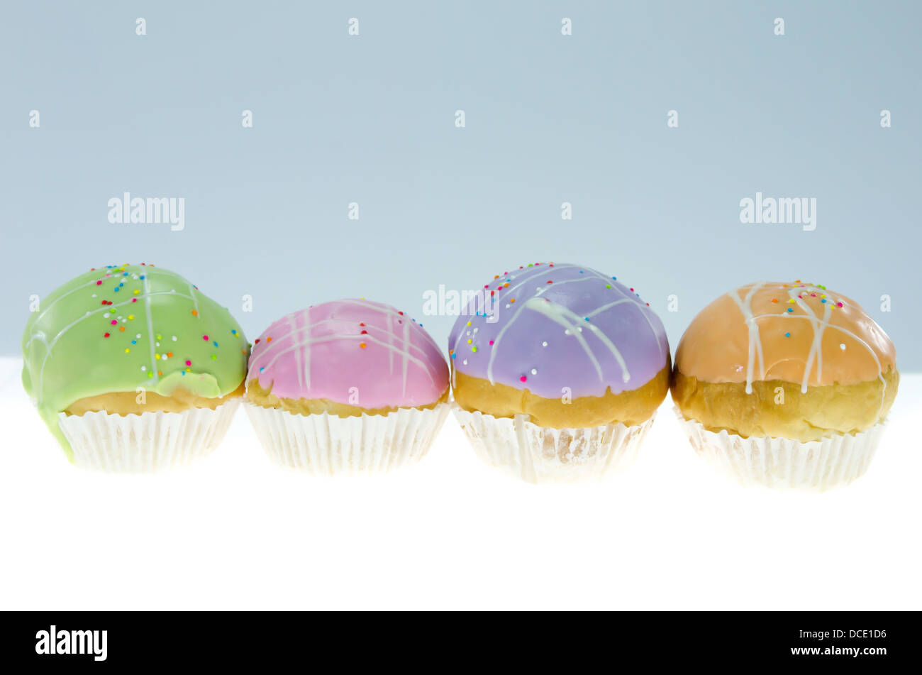 White sweet violet hi-res stock photography and images - Alamy