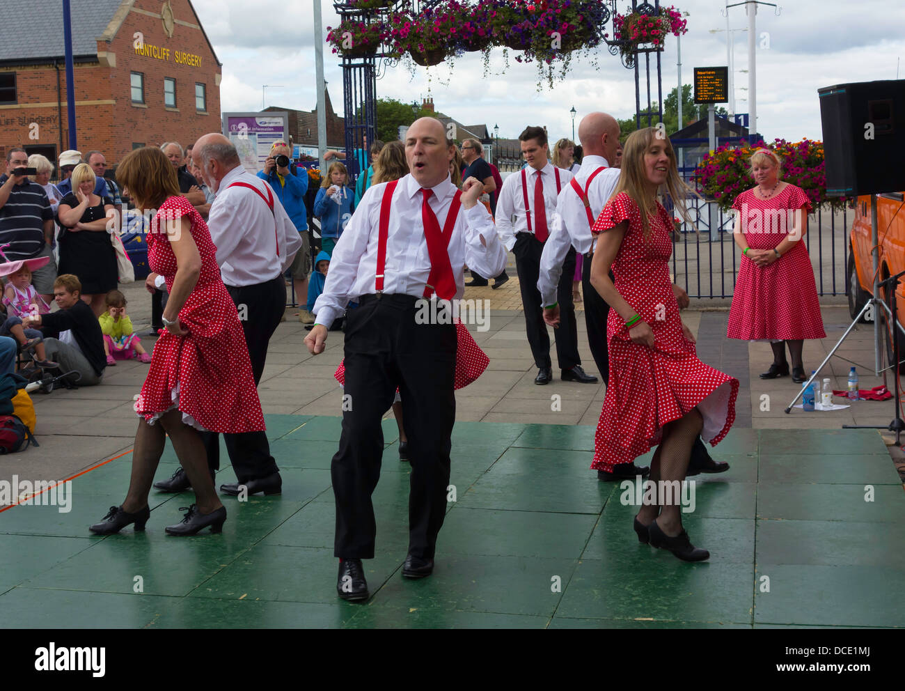 Folk Dancing at the Saltburn Music Festival Stock Photo - Alamy