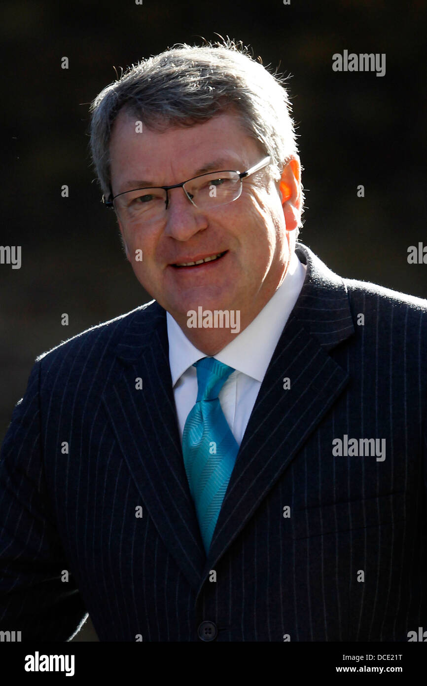 David Cameron's head strategist, Lynton Crosby arrives at Downing ...