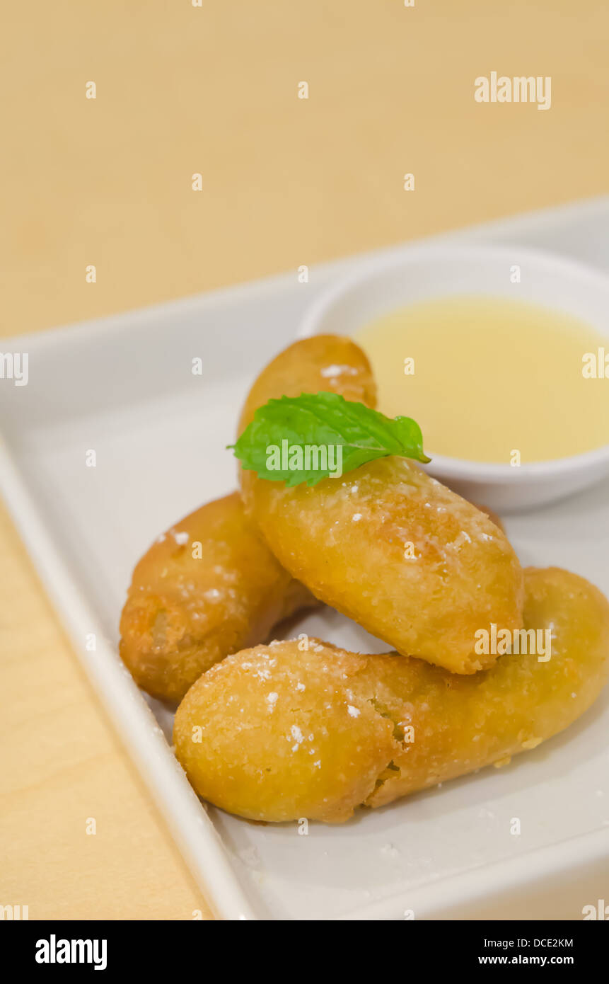 Deep fried fruit hi-res stock photography and images - Alamy