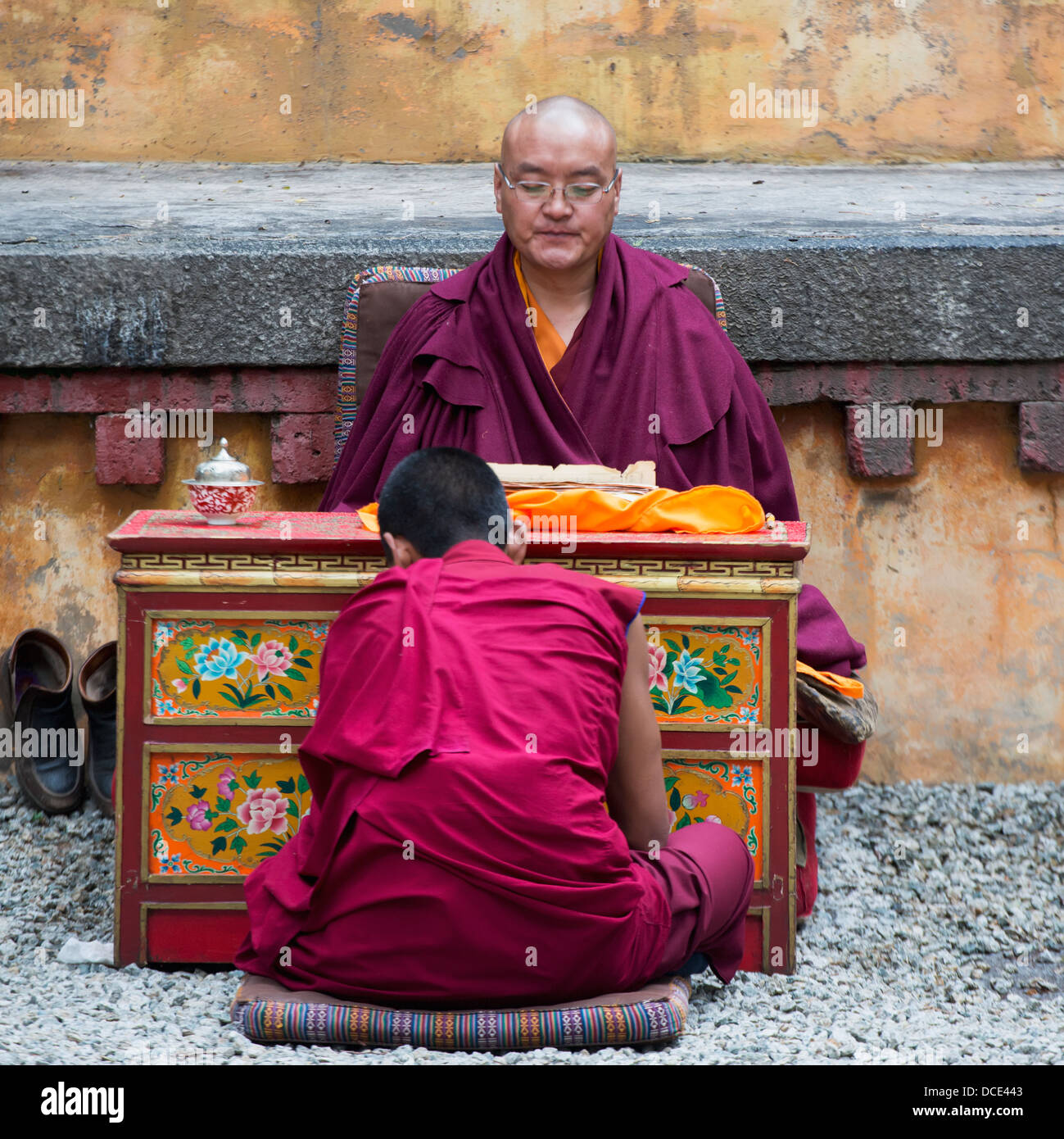 Kids lhasa tibet hi-res stock photography and images - Alamy