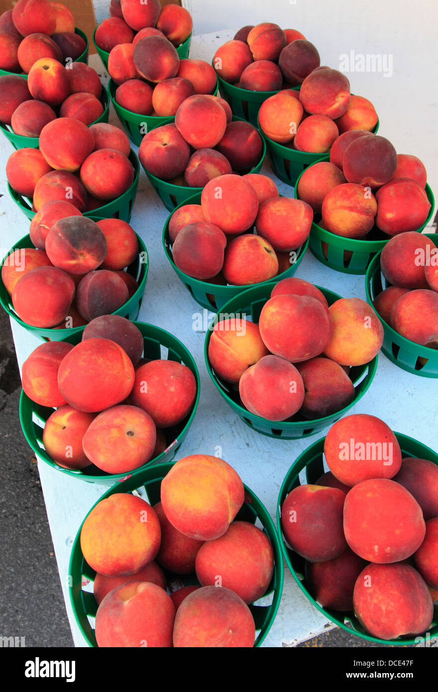 Food and market and fruit and peaches hi-res stock photography and ...