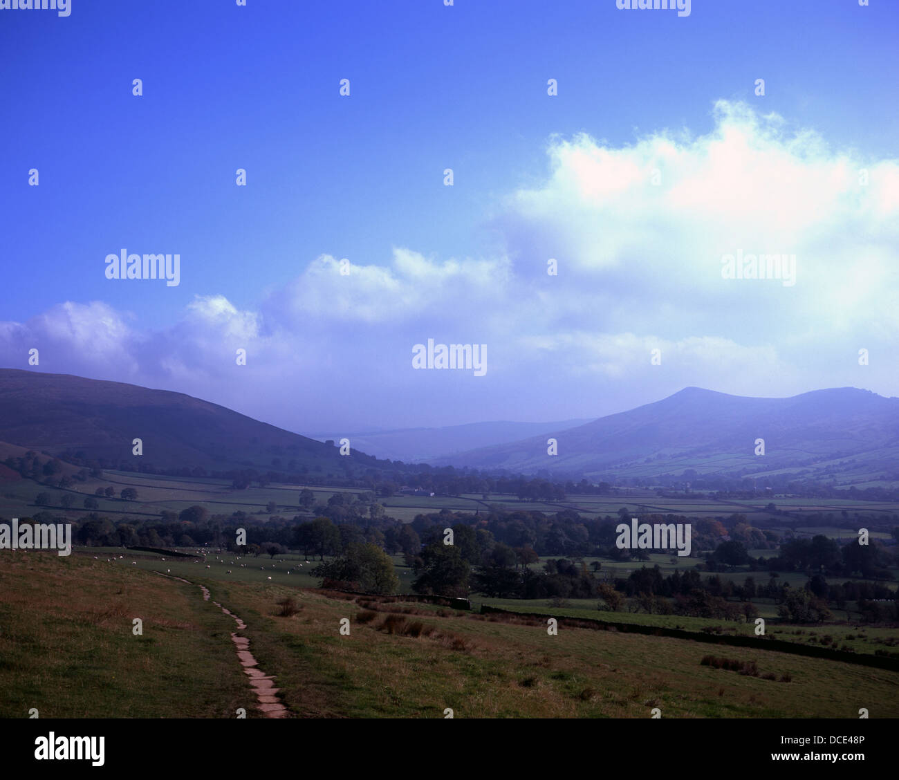 Edale looking toward Grindslow Knoll and Kinder Scout which rises above ...