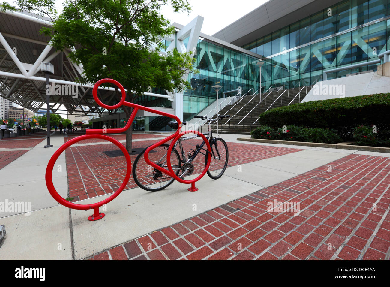 Securing bikes hi-res stock photography and images - Alamy