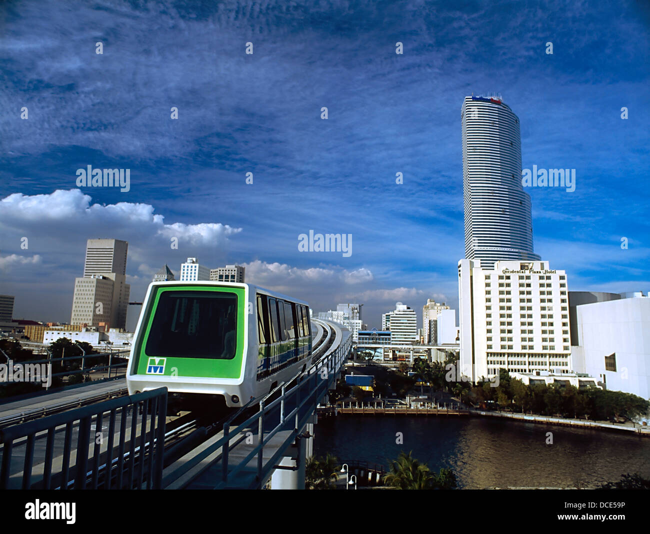 Horizontals metro mover hi-res stock photography and images - Alamy