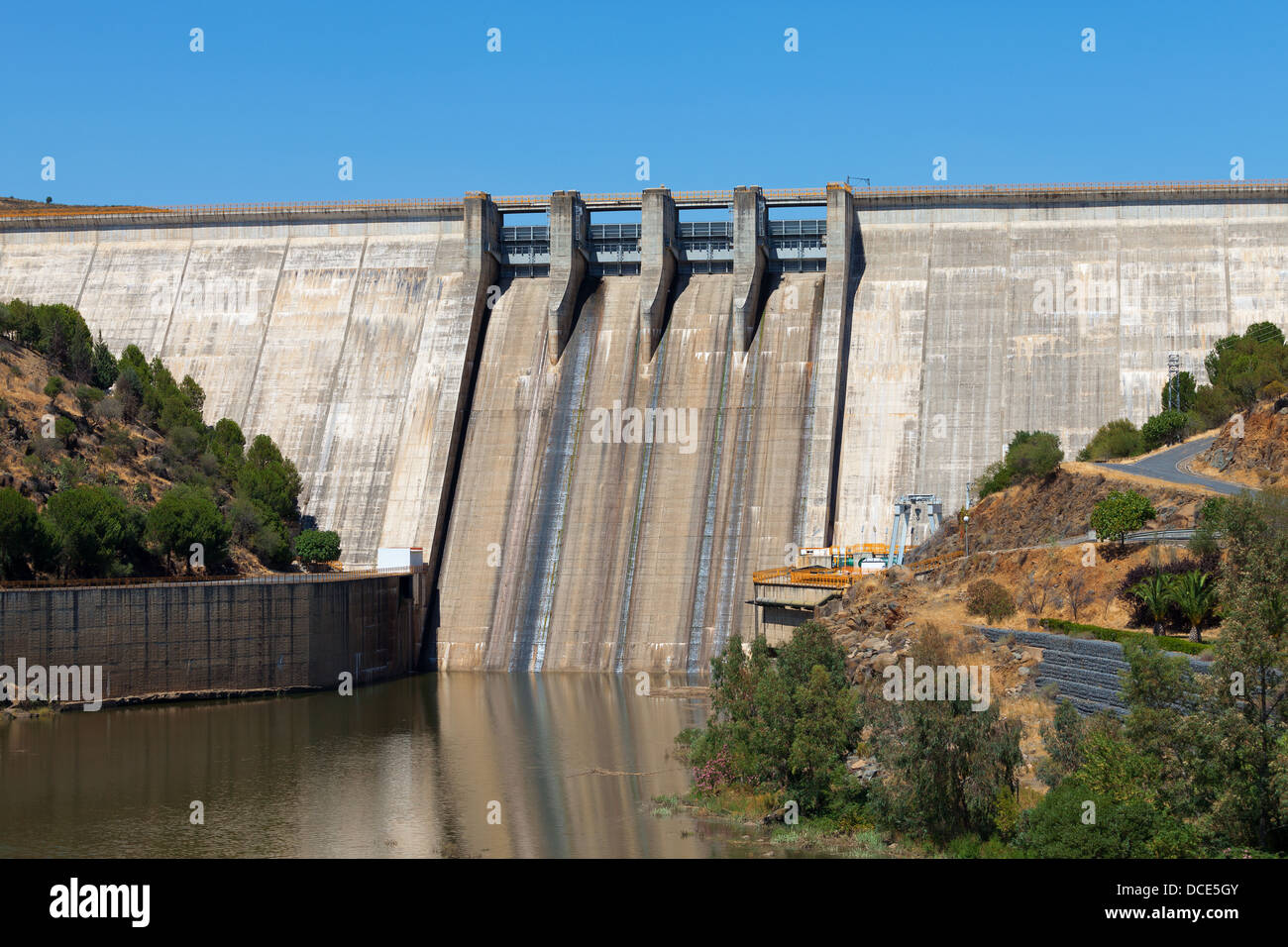 Hydro electric dam on river hi-res stock photography and images - Alamy