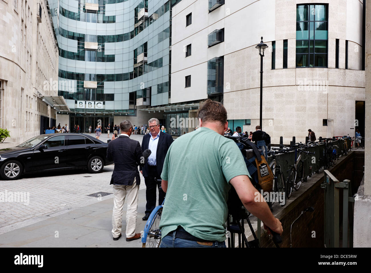 Bbc tv interview hi-res stock photography and images - Alamy