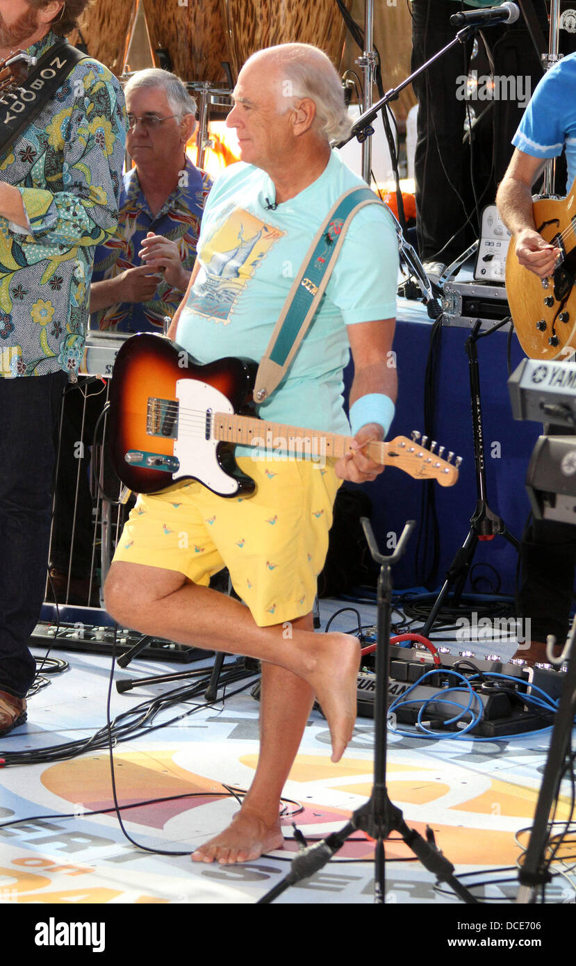 New York, New York, USA. 15th Aug, 2013. Singer JIMMY BUFFETT performs ...