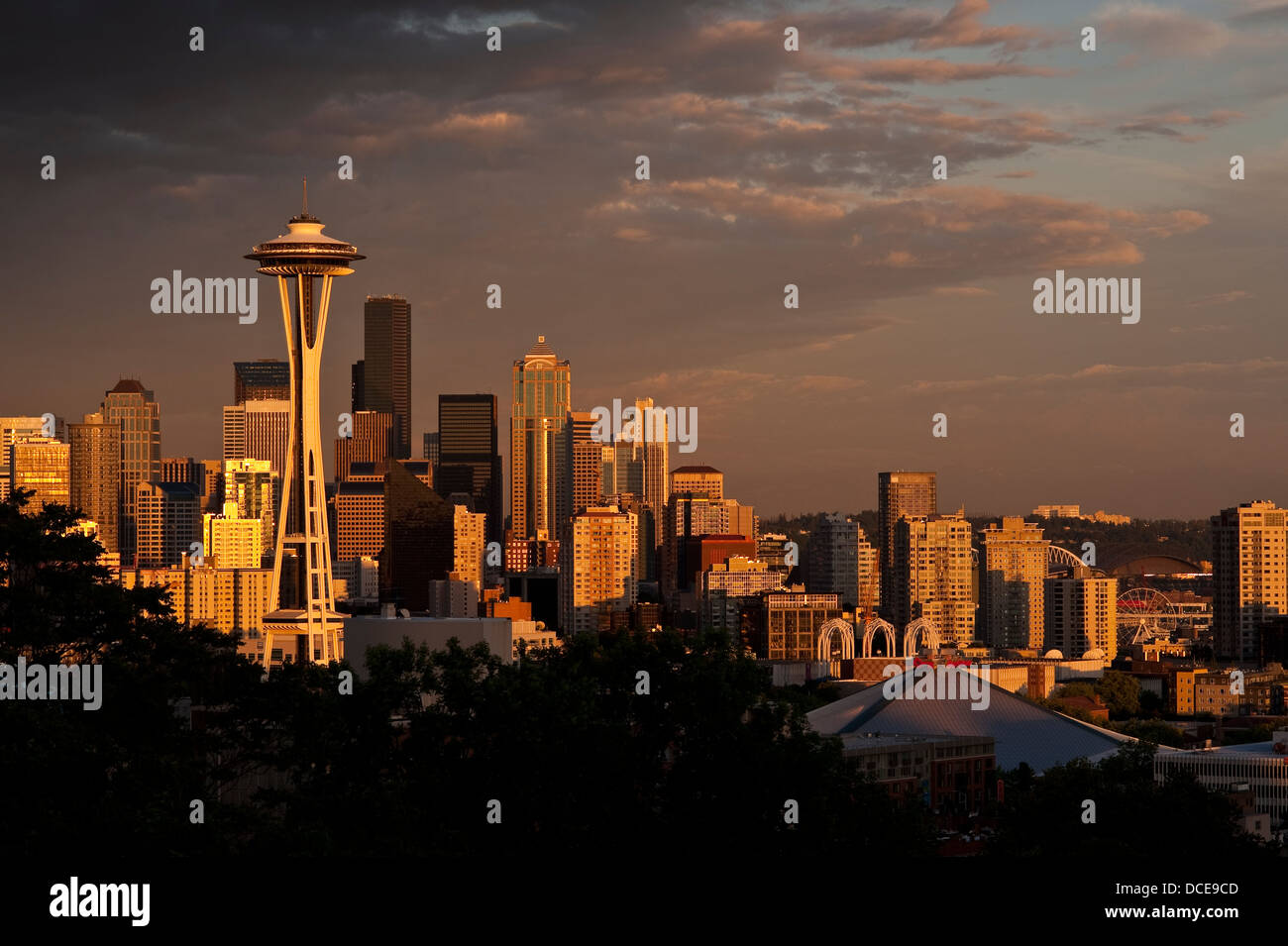 Retro image of Seattle skyline at sunset with beautiful light Stock ...