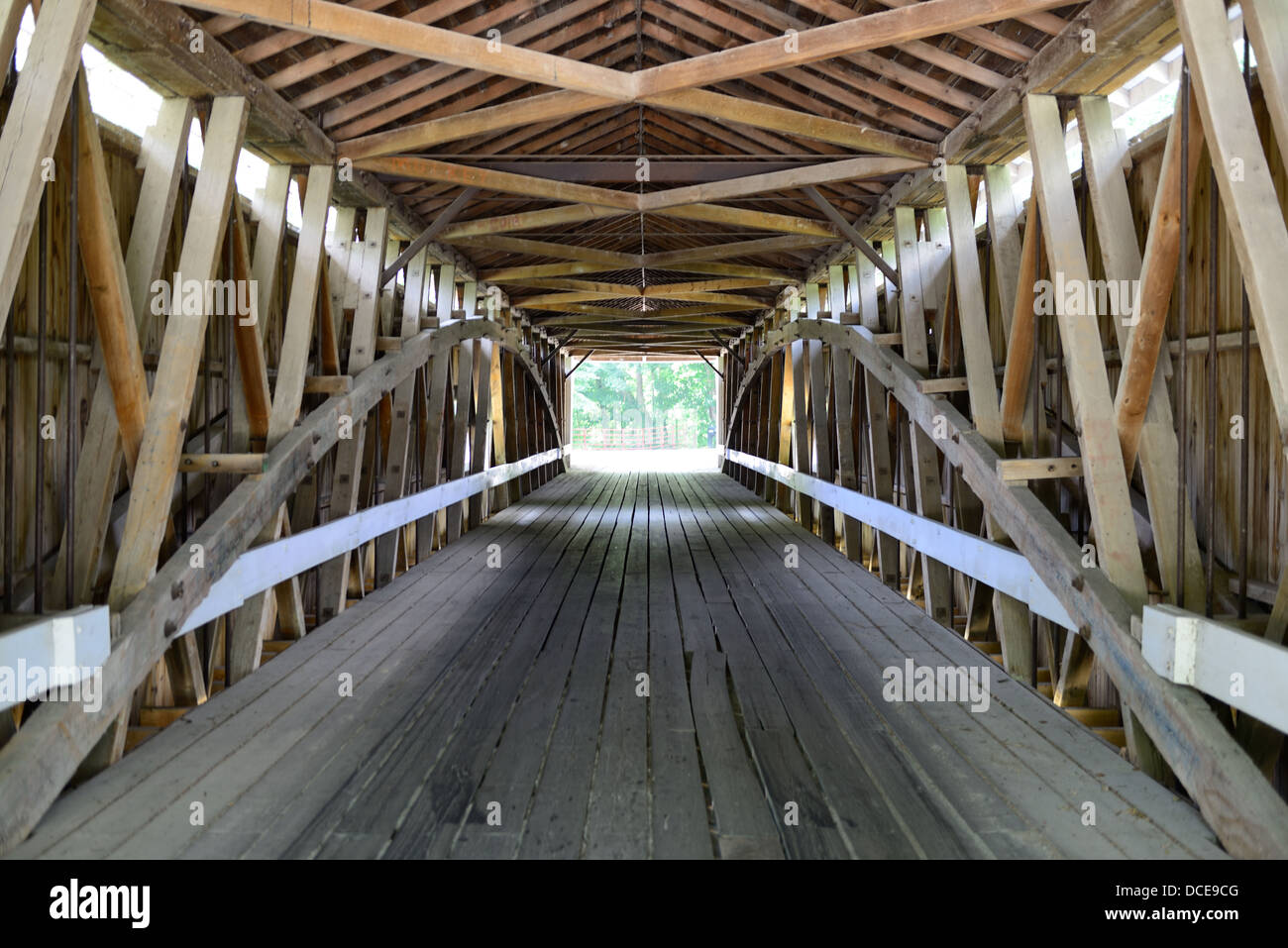Howe truss covered bridge hi-res stock photography and images - Alamy