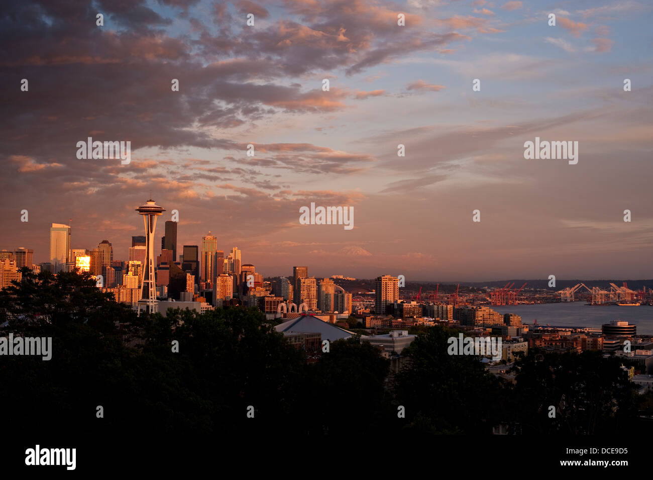Retro image of Seattle skyline at sunset with beautiful light Stock ...