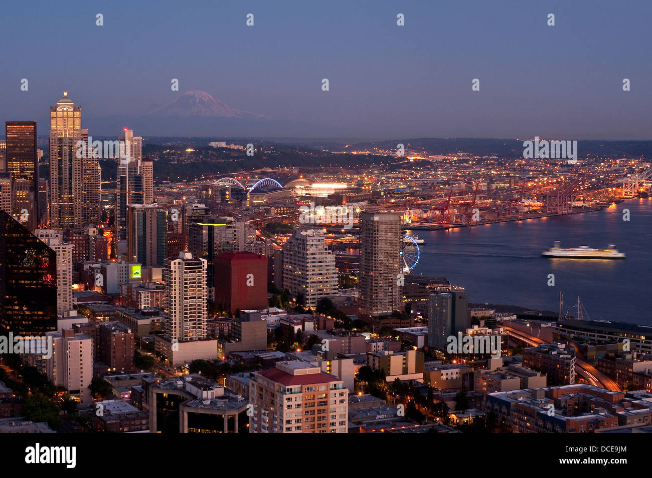 Retro image of Seattle with city lights and downtown Stock Photo - Alamy