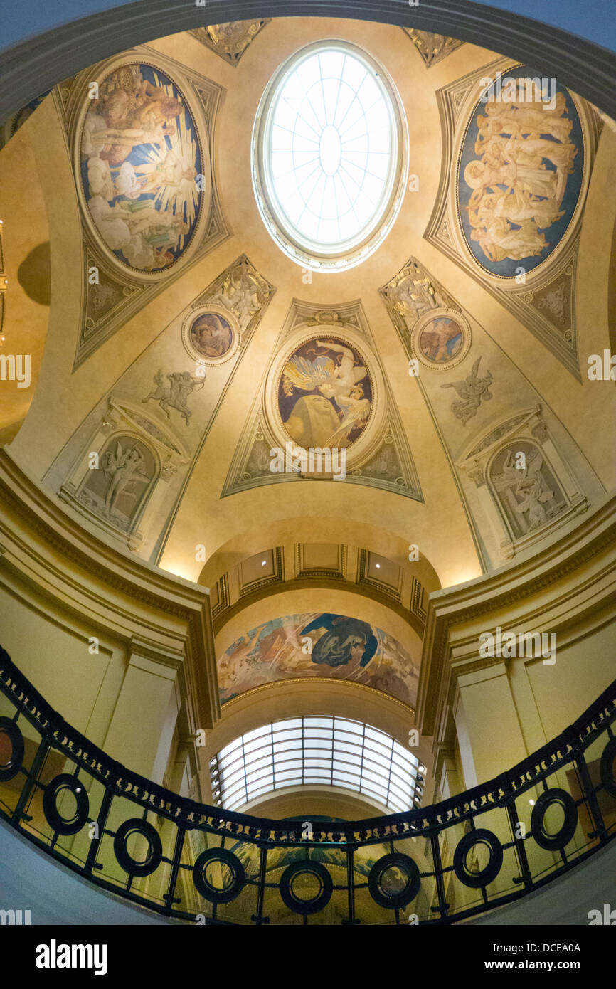 Boston mfa stairs hi-res stock photography and images - Alamy