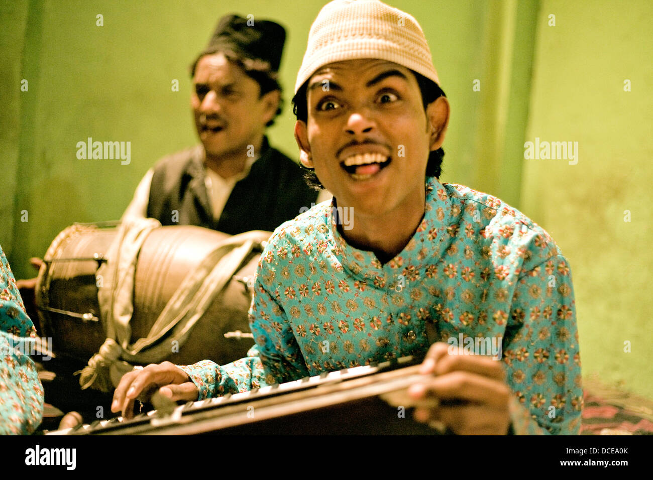 Qawwali musicians at Nizamuddin shrine , Delhi Stock Photo - Alamy