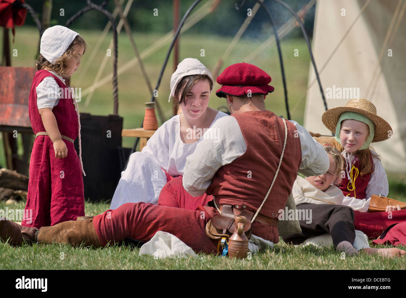 Medieval kids hi-res stock photography and images - Alamy