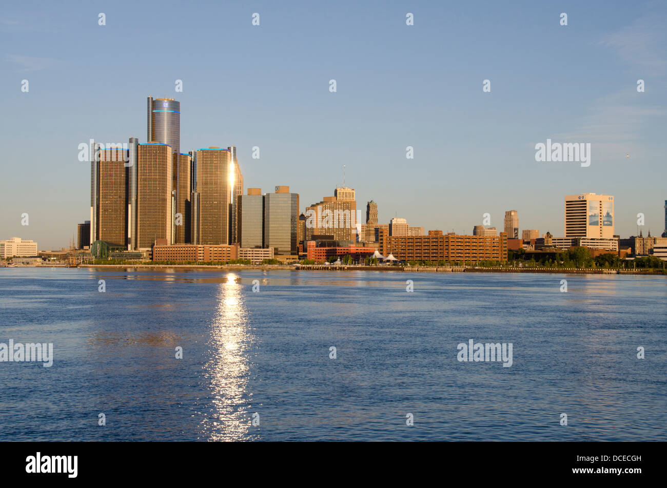 Michigan, Detroit. Early morning downtown city skyline view from the ...