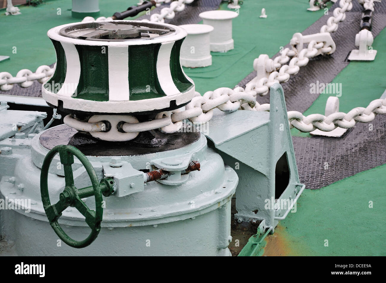Ship capstan hi-res stock photography and images - Alamy
