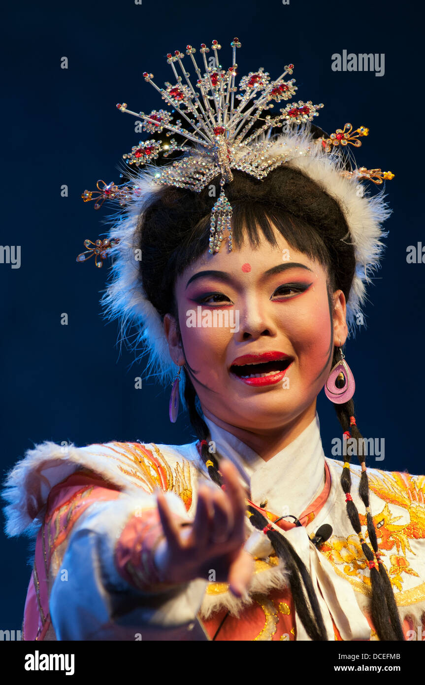 Hong kong hungry ghost festival hi-res stock photography and images - Alamy