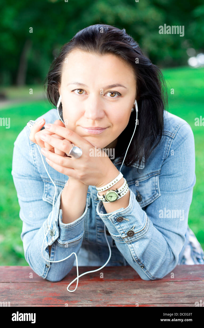 Young people listening record hi-res stock photography and images - Alamy