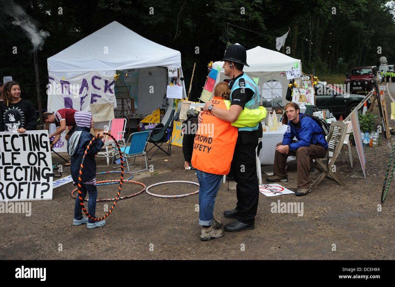 Police hugging hi-res stock photography and images - Alamy