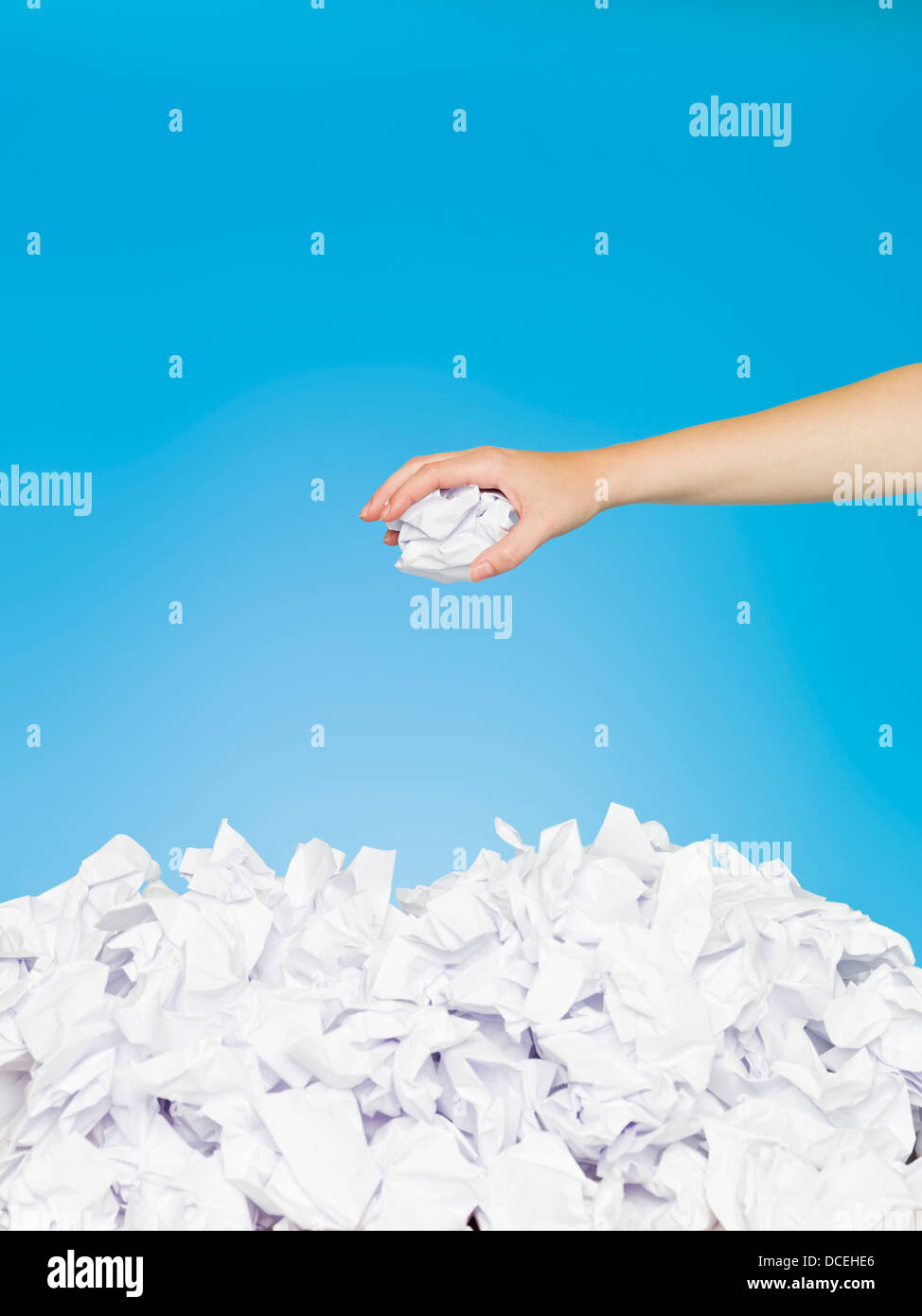 Hand with paper Stock Photo - Alamy