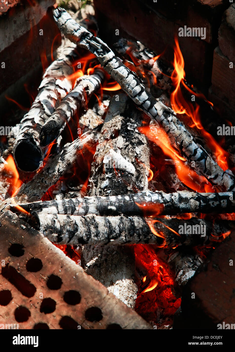 Blaze blazing bonfire burn campfire hi-res stock photography and images ...