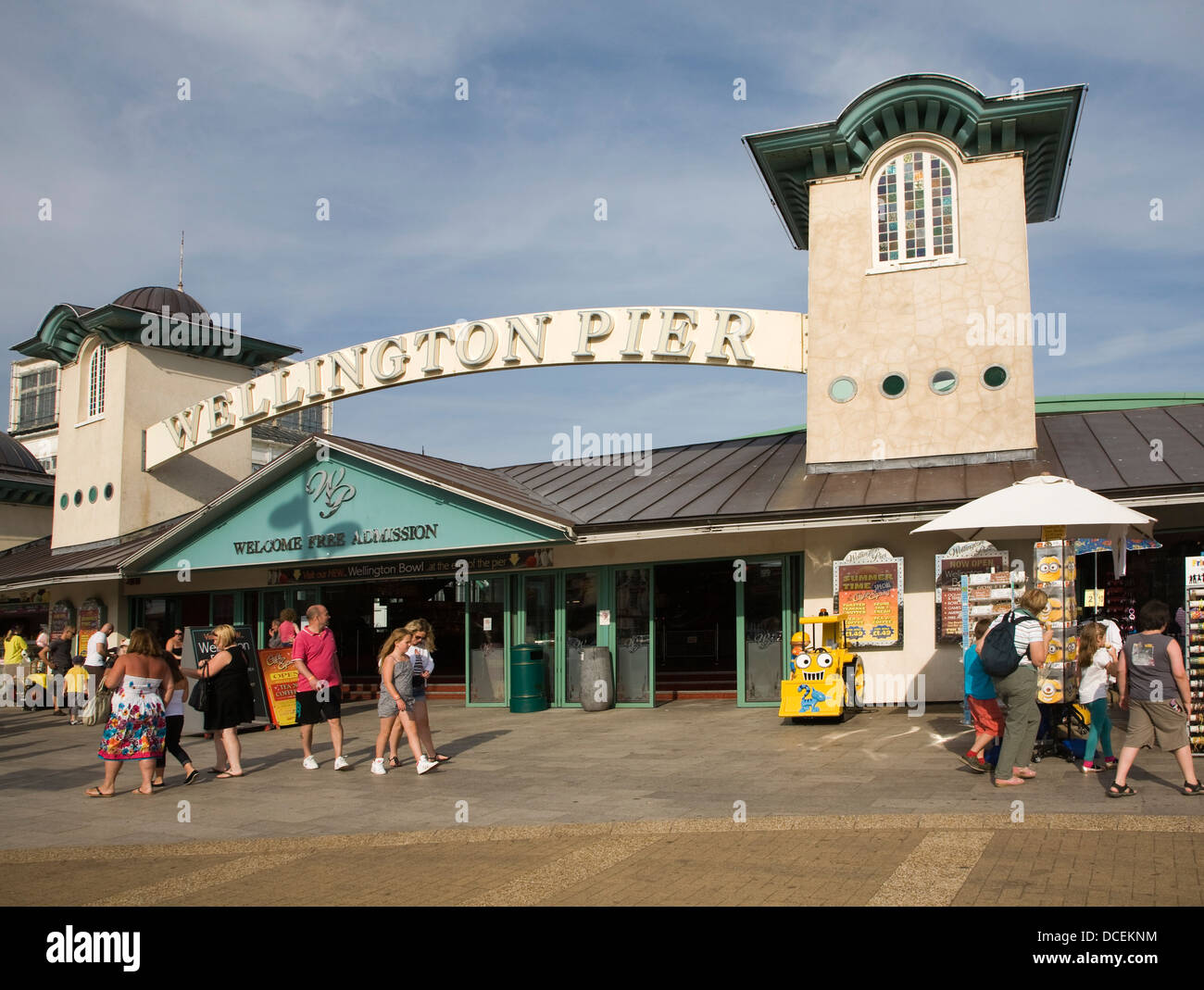 Wellington Pier Great Yarmouth, Norfolk, England Stock Photo - Alamy