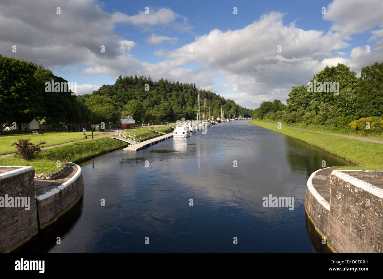 View along the Caledonian Canal from the Dochgarroch Lock near ...