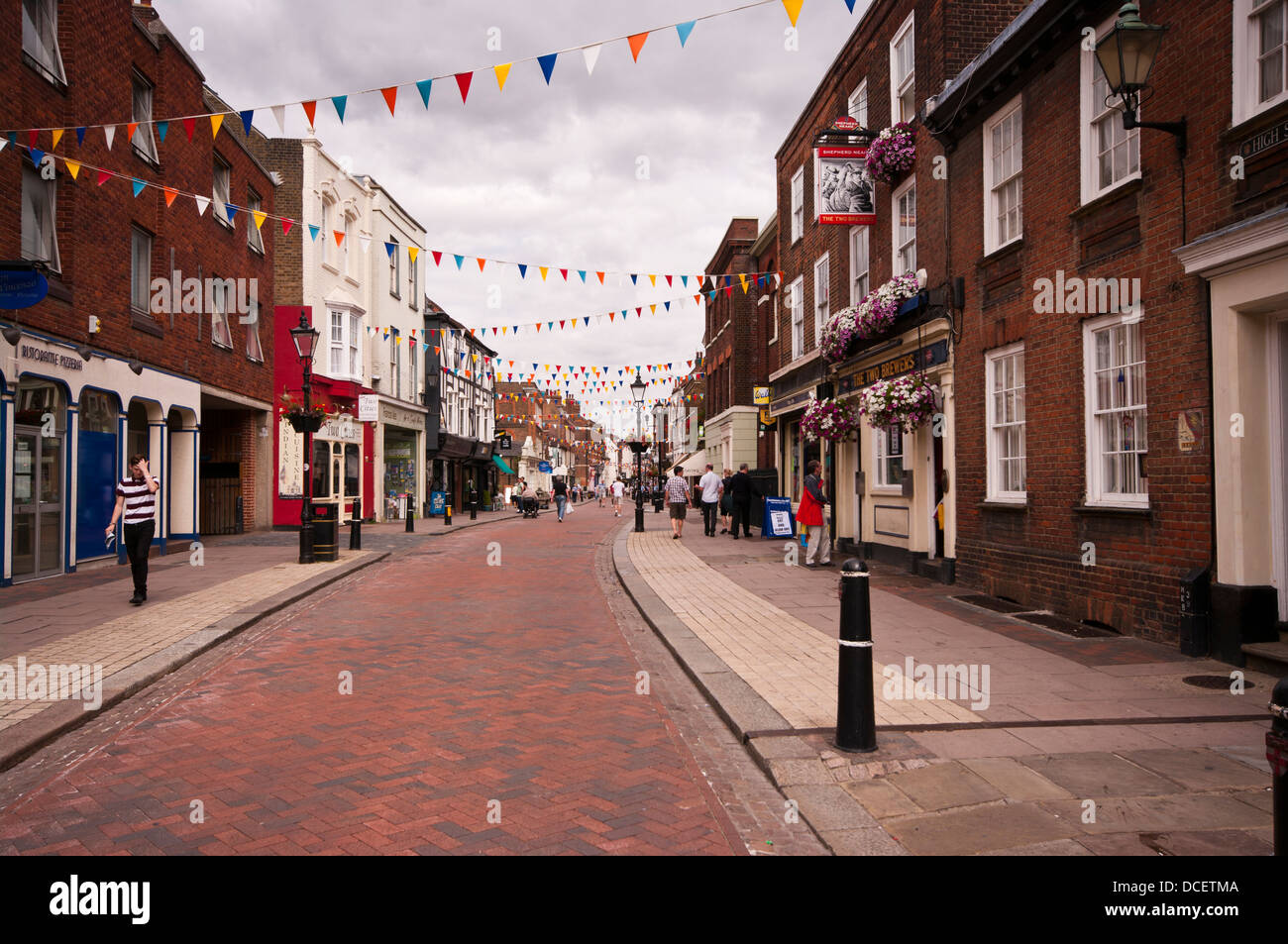 Street view rochester kent england hi-res stock photography and images ...