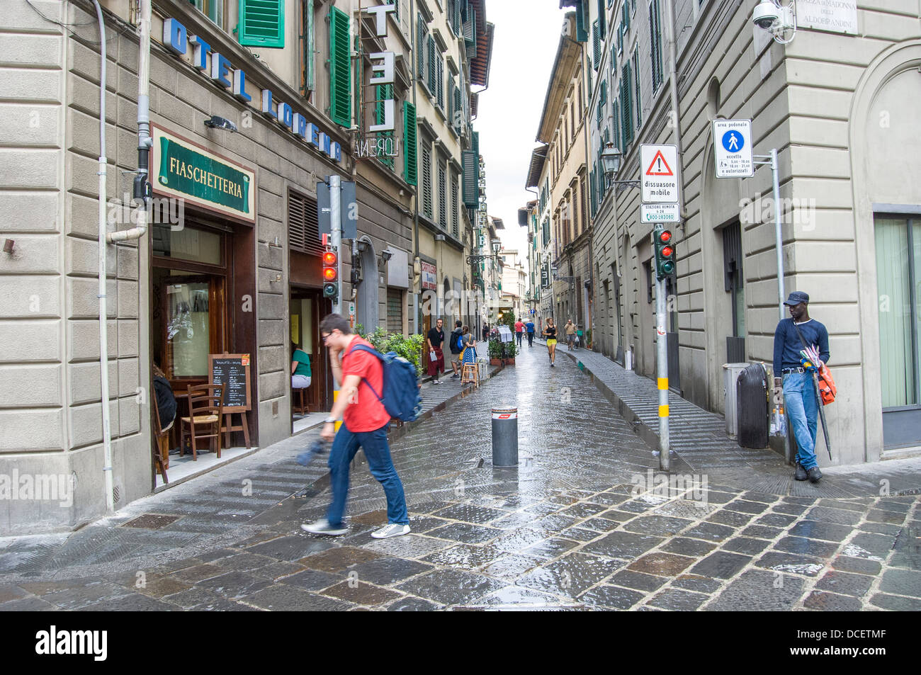 Small narrow road hi-res stock photography and images - Alamy