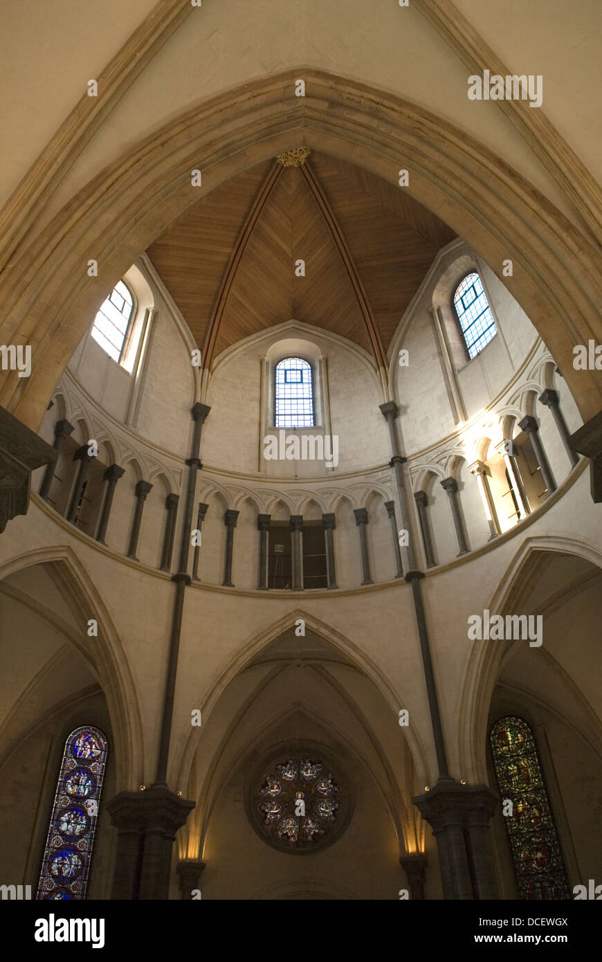 London temple church interior hi-res stock photography and images - Alamy