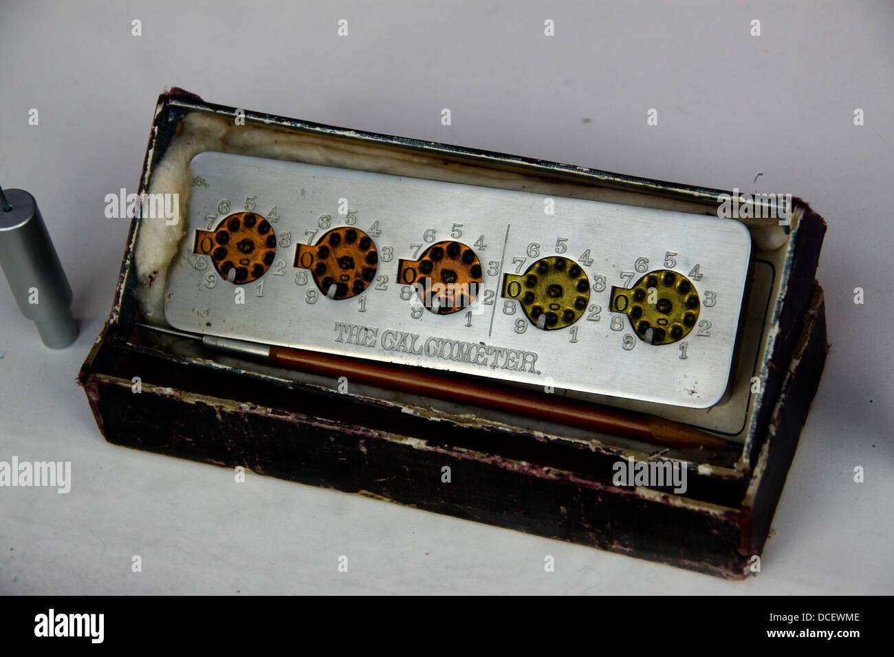 Old adding machine hi-res stock photography and images - Alamy