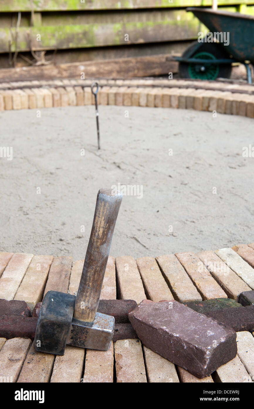 Circle bricks hi-res stock photography and images - Alamy