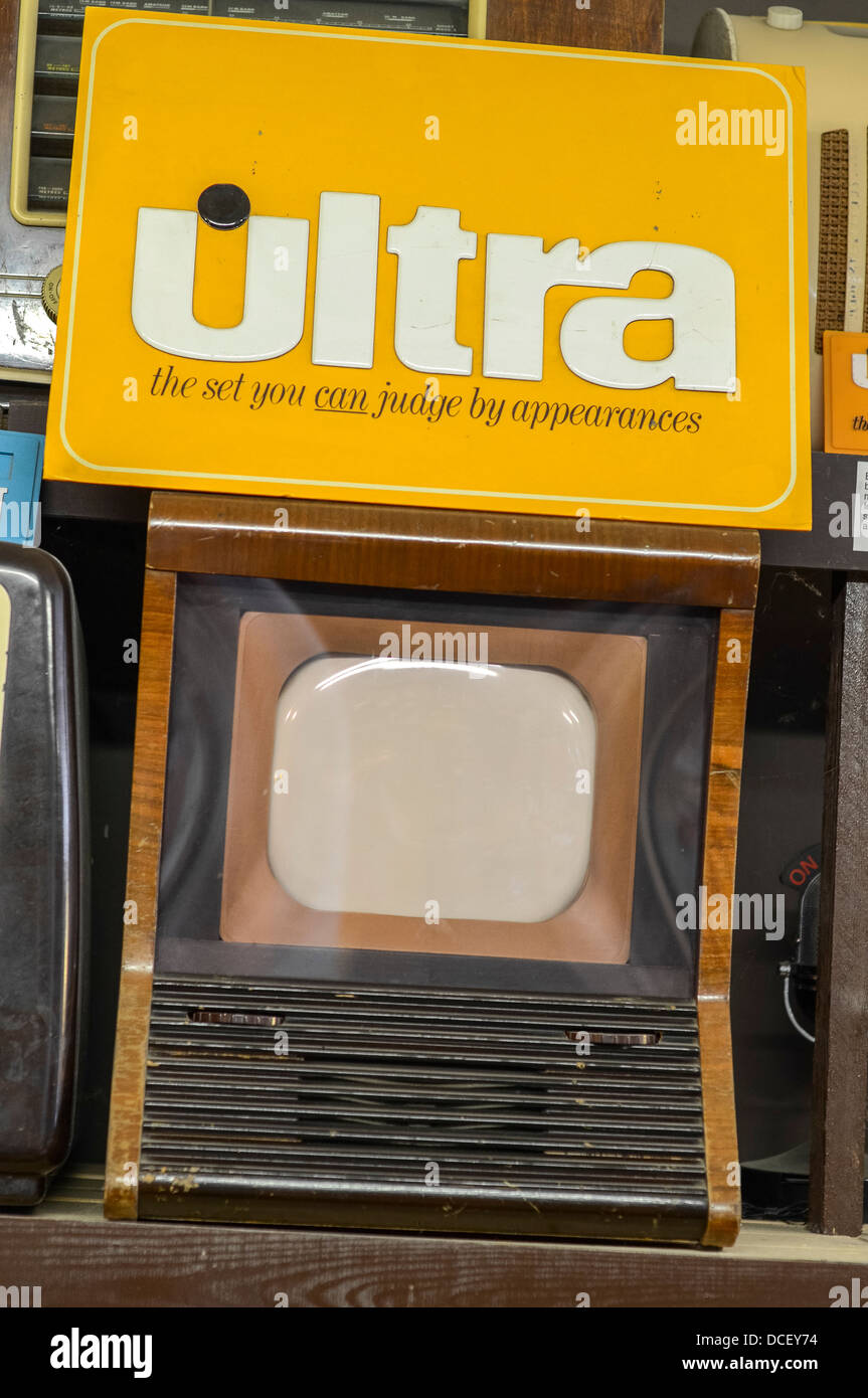 Classic tv hi-res stock photography and images - Alamy