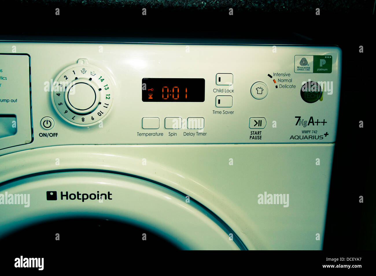 Hotpoint washing machine hi-res stock photography and images - Alamy