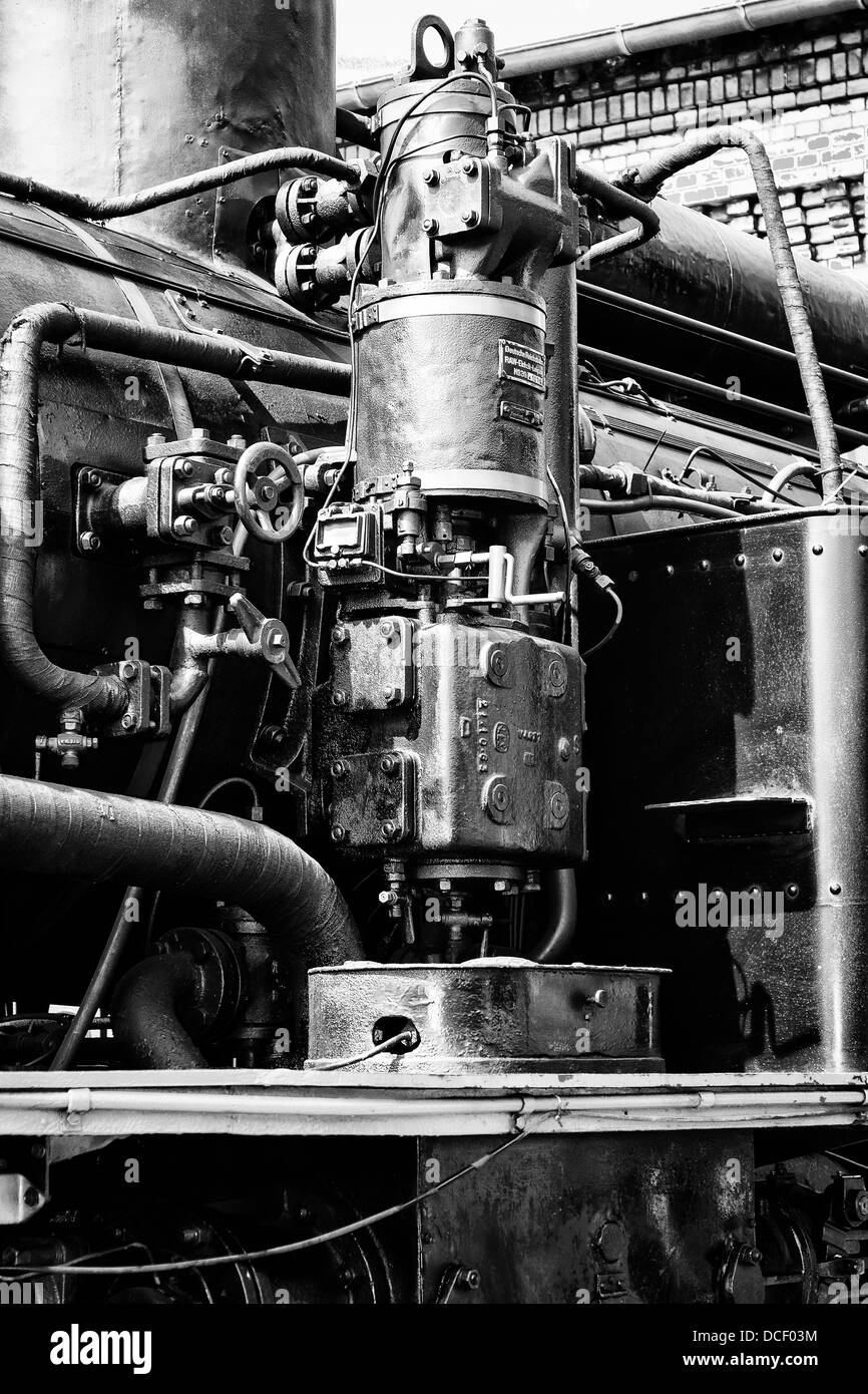 Antique Air Pump Stock Photos & Antique Air Pump Stock Images - Alamy