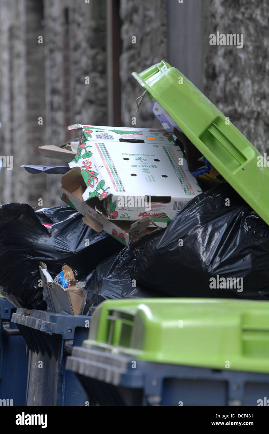 The recycling of old rubbish in Plymouth,Devon Stock Photo - Alamy