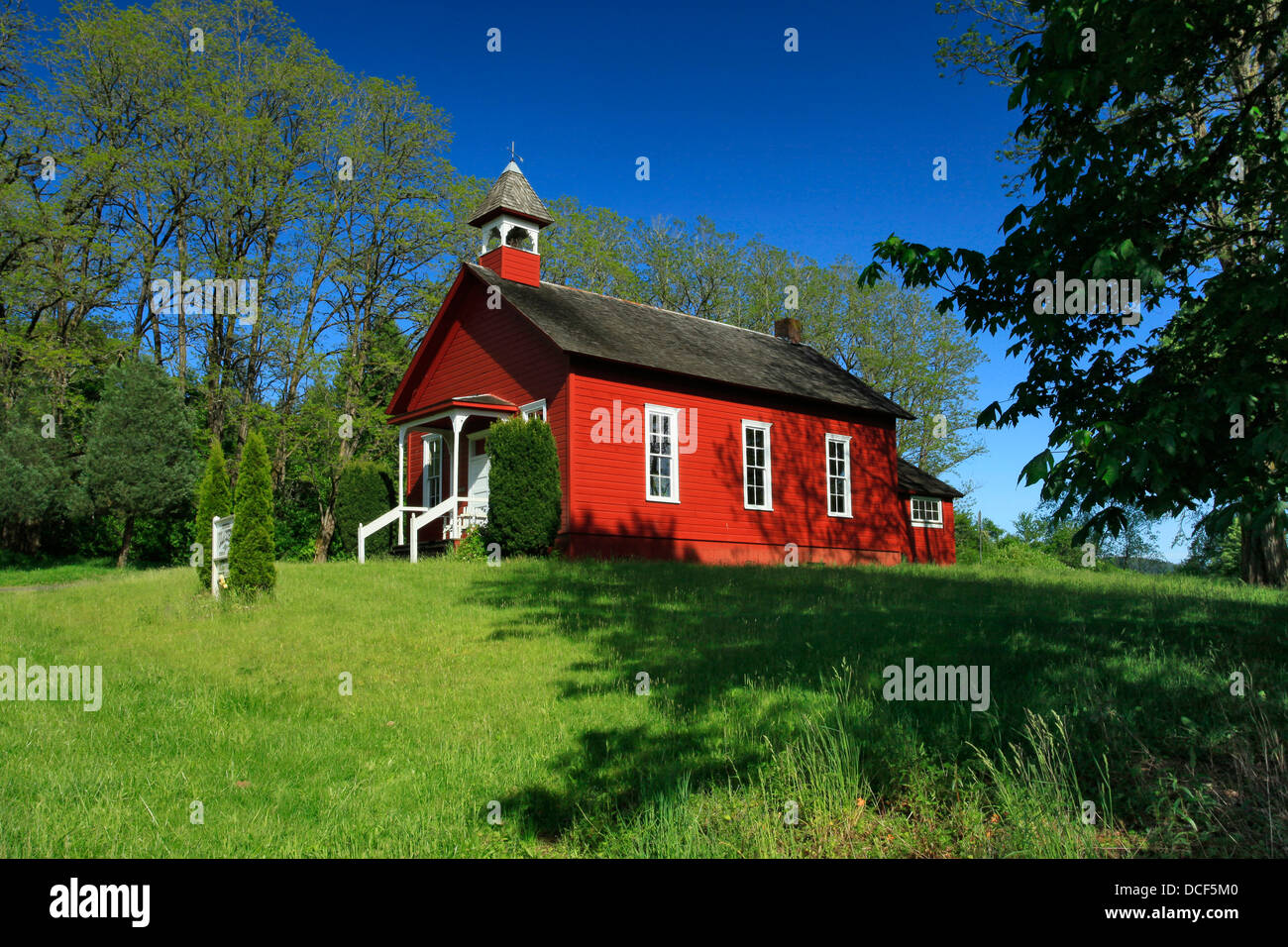 USA, Oregon, Viola. Traditional one-room schoolhouse Stock Photo - Alamy