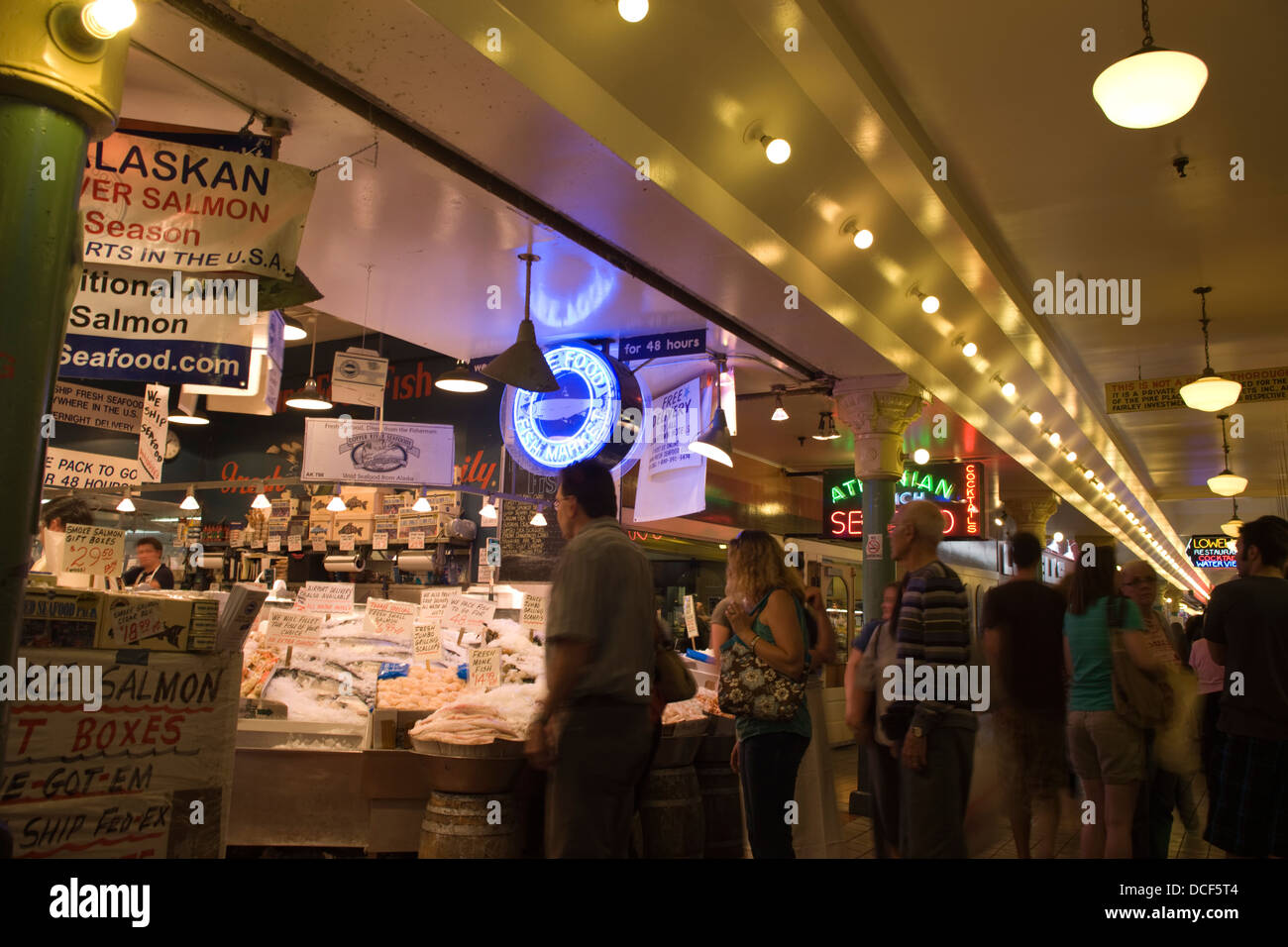 Seattle fish market hi-res stock photography and images - Alamy