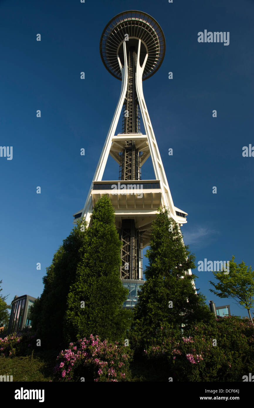 SPACE NEEDLE TOWER (©JOHN GRAHAM & CO 1961) SEATTLE WASHINGTON STATE ...