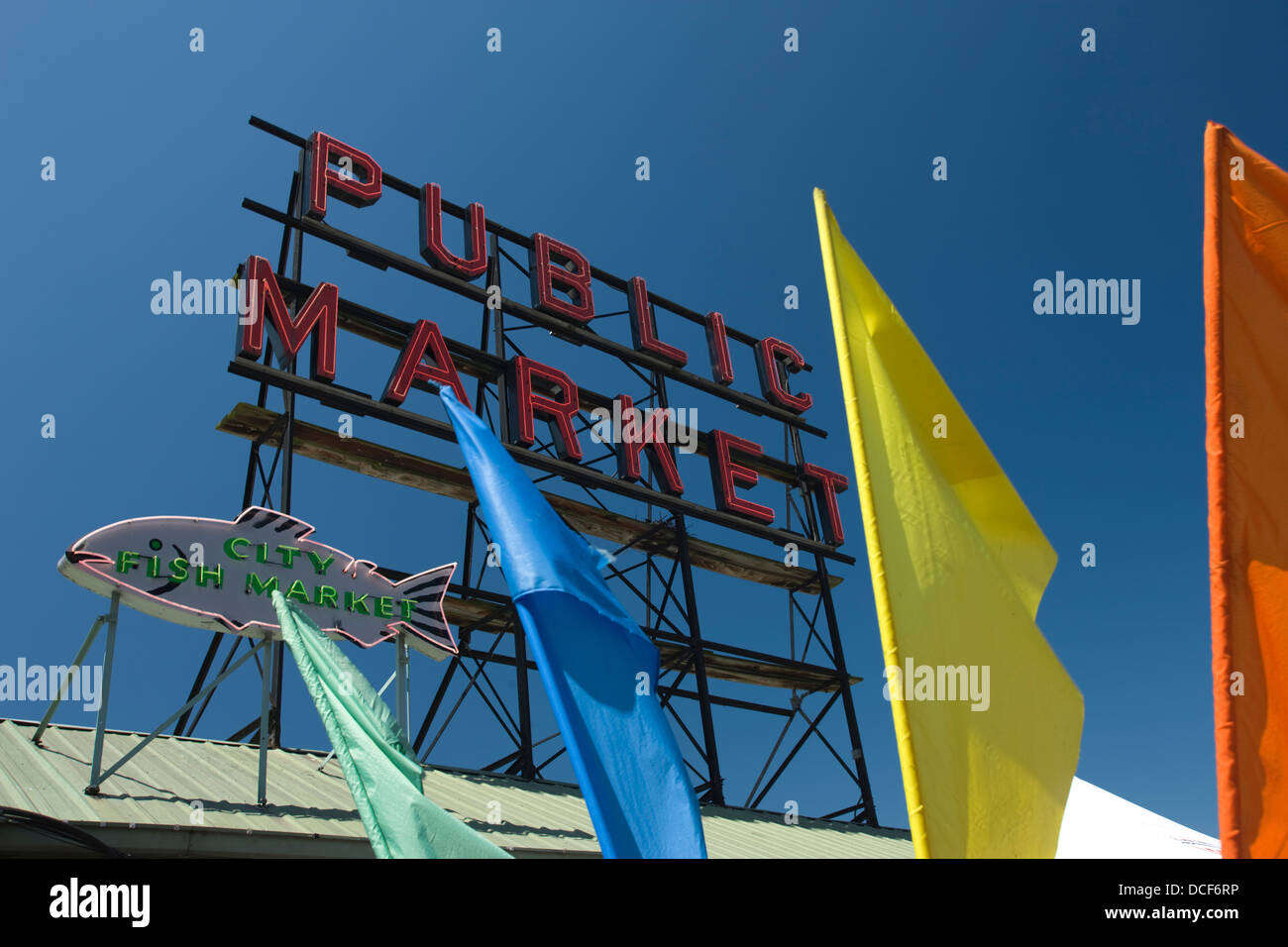 PIKE PLACE PUBLIC MARKET NEON SIGN SEATTLE WASHINGTON STATE USA Stock ...