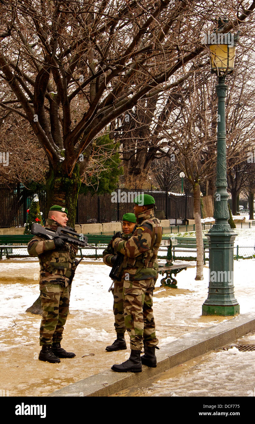 Patrol of paratroopers of the french foreign legion hi-res stock ...