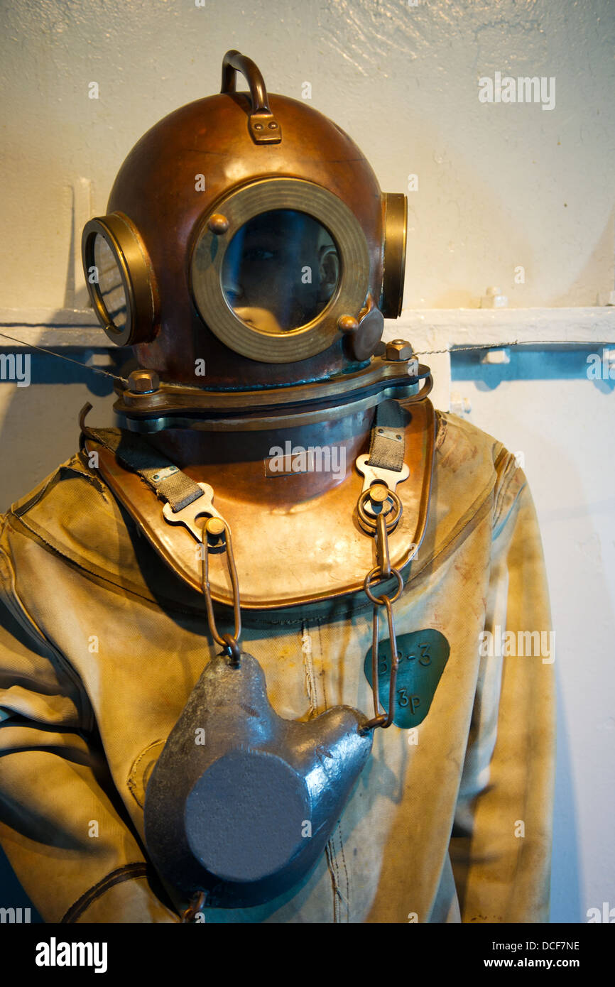 Vintage diver hi-res stock photography and images - Alamy