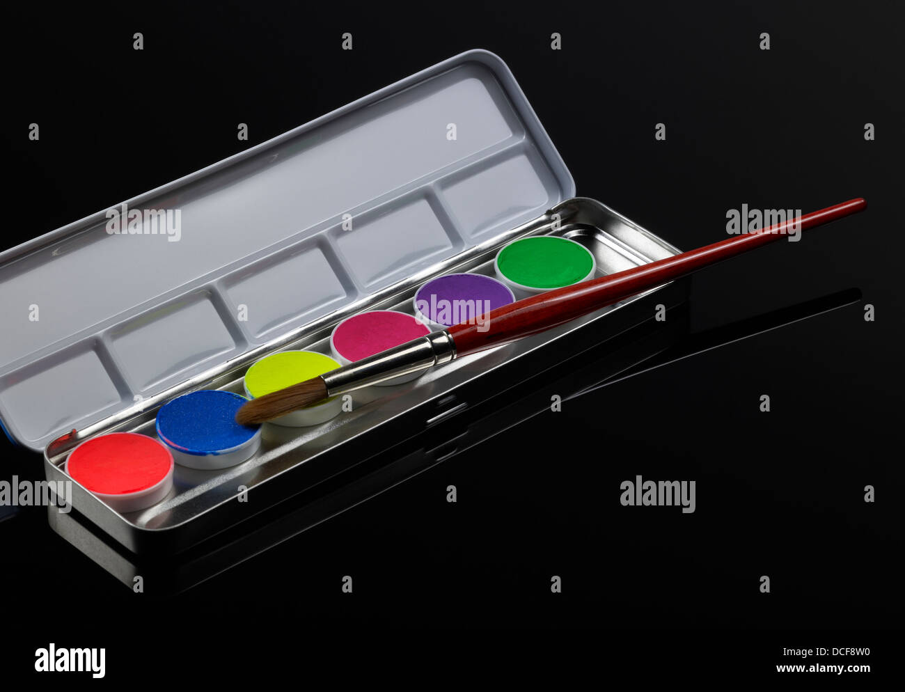 Opaque box hi-res stock photography and images - Alamy