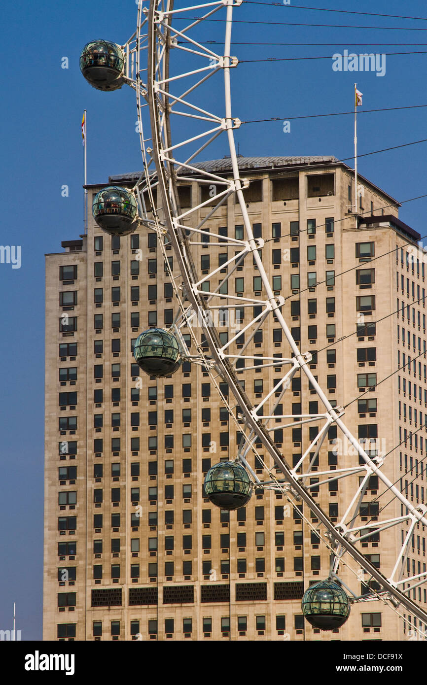 Shell building hi-res stock photography and images - Alamy