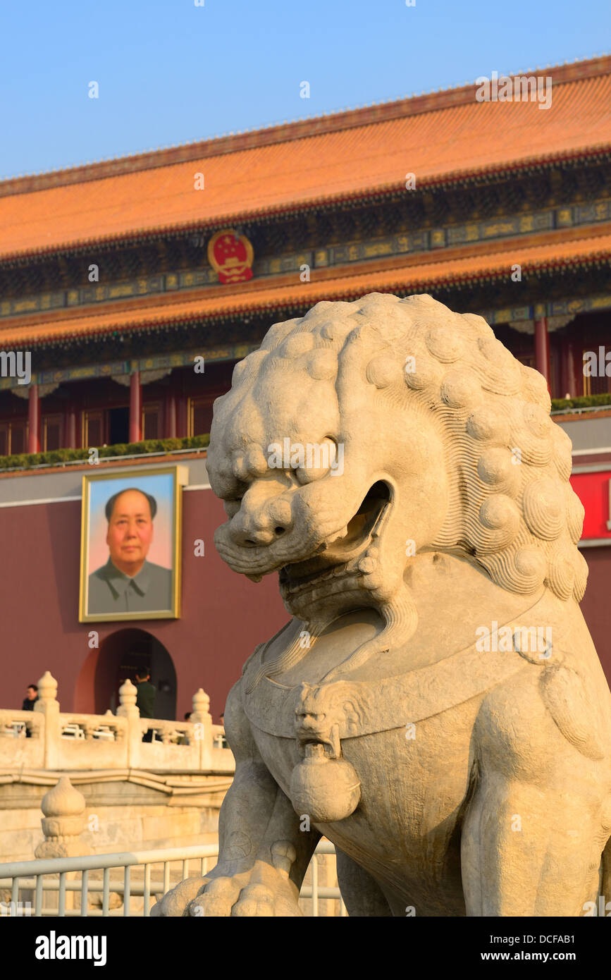 Tiananmen exterior with lion statue Stock Photo - Alamy