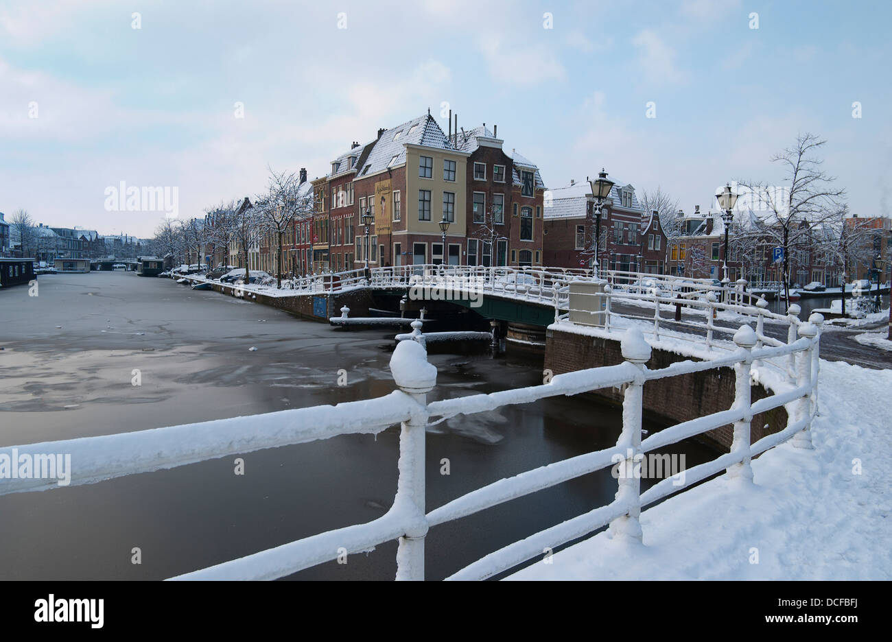 Leiden, city in the snow Stock Photo - Alamy