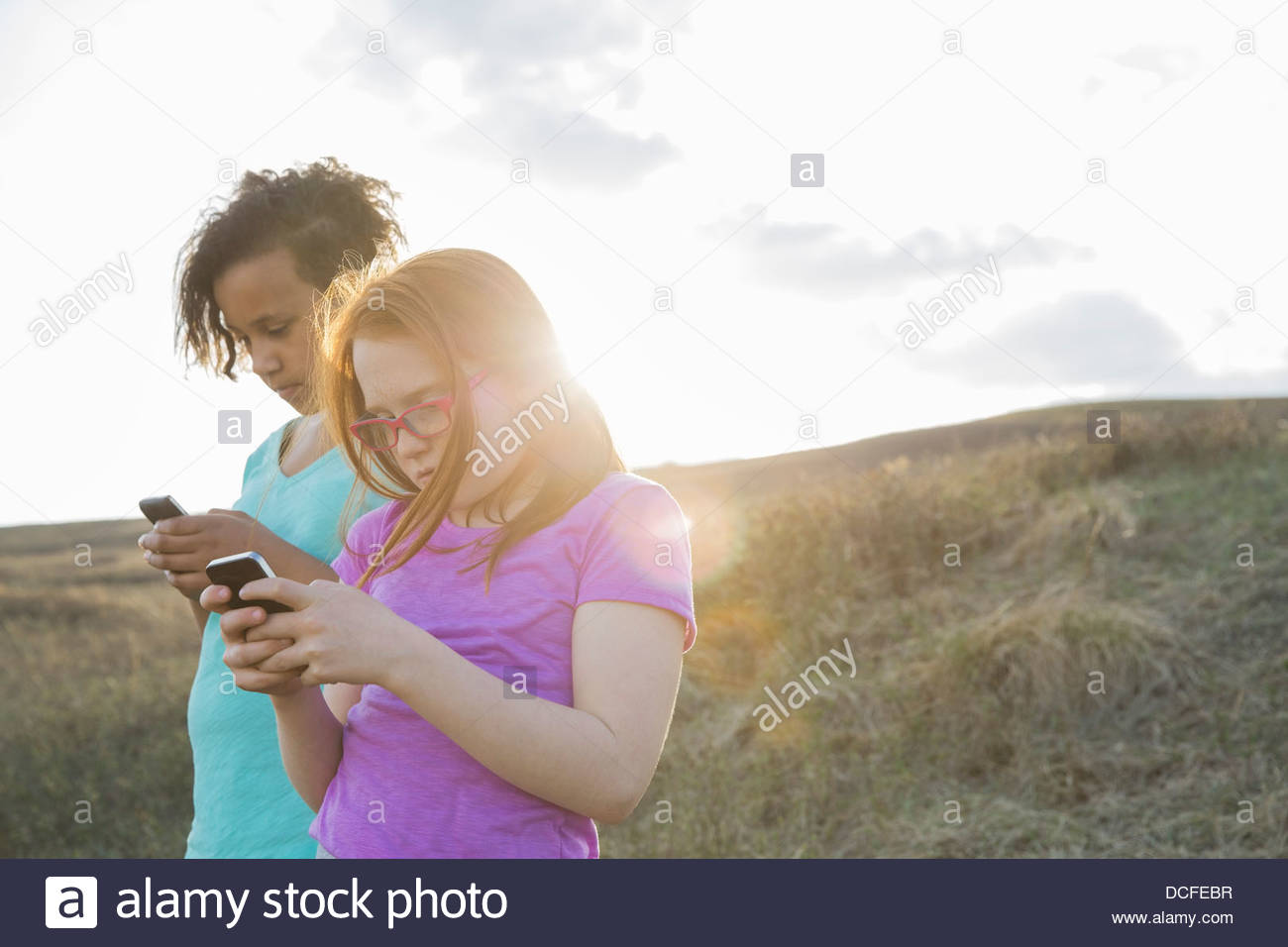 Person people using their mobile phones hi-res stock photography and ...